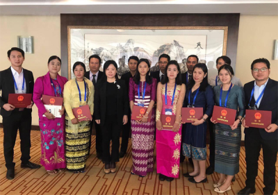 Lao, Myanmar Journalists Enrich Knowledge of China’s Development