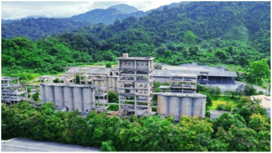 A cement factory that witnesses the friendship between China and Laos