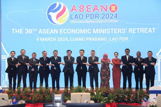 30th AEM Retreat discuss the implementation of the ASEAN Community ...