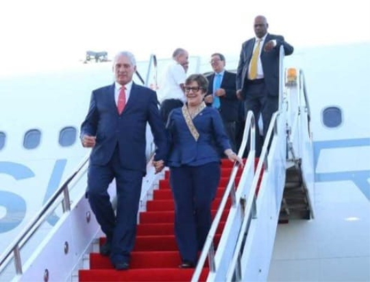 President of Cuba Arrives in Vientiane