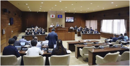 Japan city passes ordinance to cap smartphone use at 2 hours per day