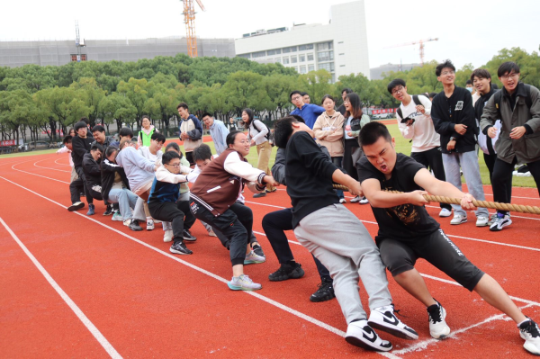 Shanghai University kicks off the 26th Sports Festival
